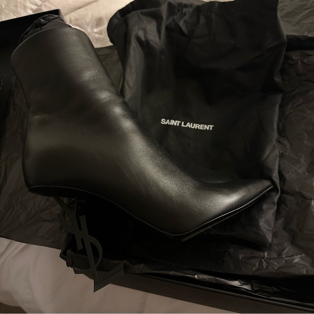 Ysl Opyum Pointe Leather Booties - Gem